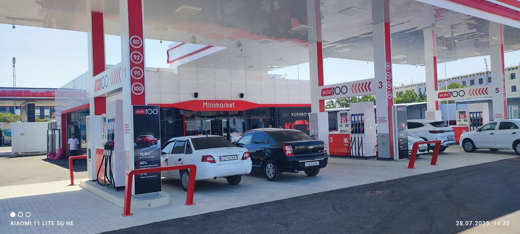 Benzin istasyonu Lukoil, Buhara, foto