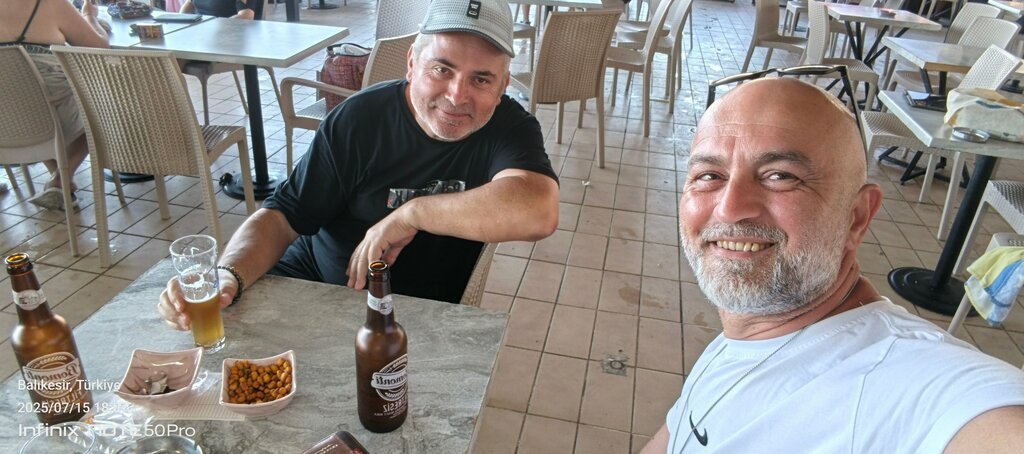 Kafe Özdemir Cafe Beach Club, Edremit, foto