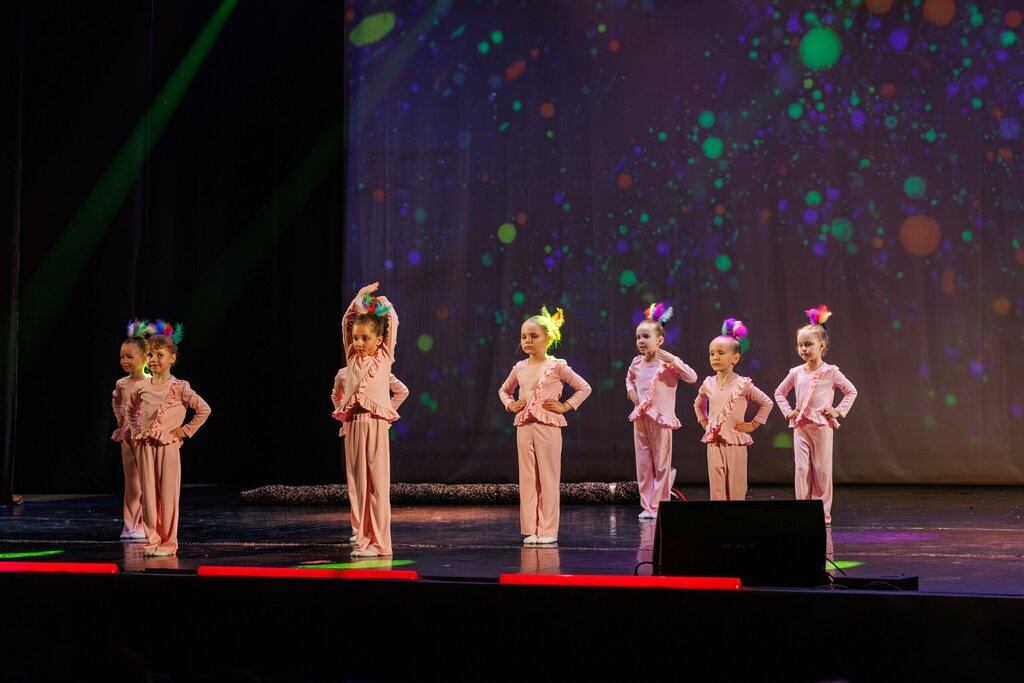 Dans okulları Метаморфозы, Kaliningrad, foto