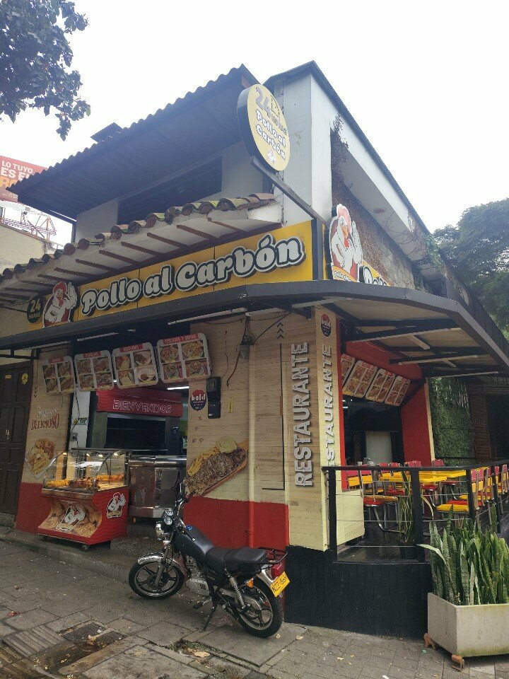 Restoran Charcoal Chicken, Medellin, foto