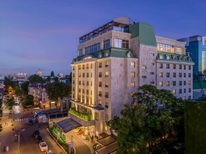Radisson Blu (strada Mitropolit Varlaam No:77), otel  Kişinev'den