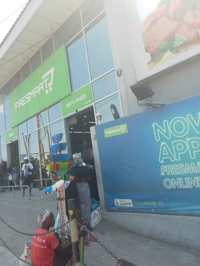 Süpermarket Fresmart Golf, Loanda, foto