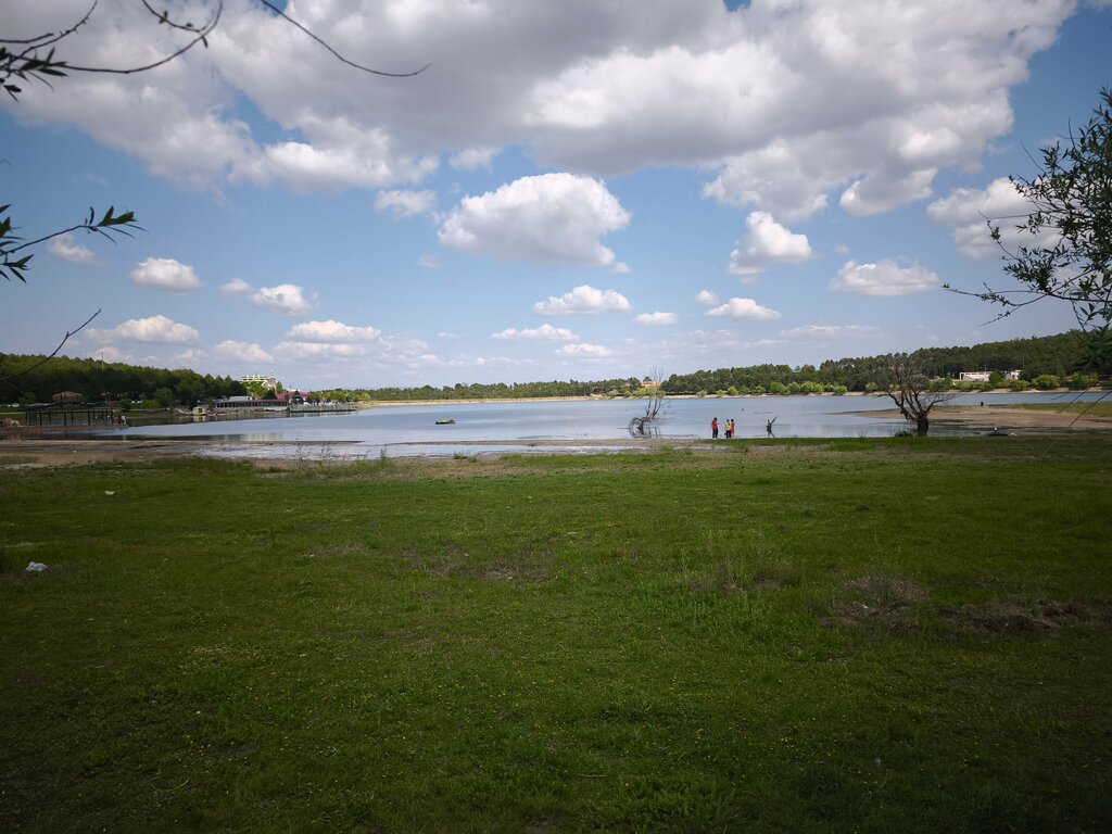 Kamp alanları Pelitözü Gölpark Kamp ve Karavan Alanı, Bilecik, foto