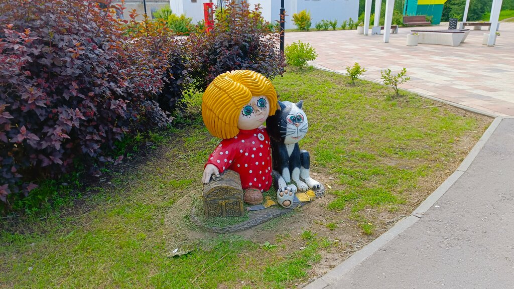 Park, sokak heykeli Домовёнок Кузя, Çaplygin, foto