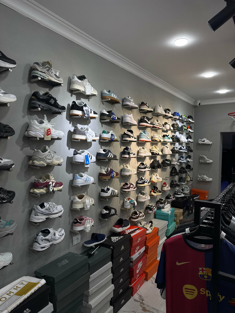 Spor giyim ve ayakkabı Dunks.uz, Taşkent, foto