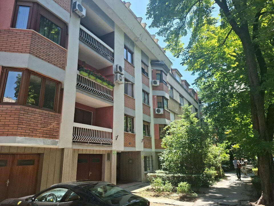 Avukatlar Milan Knežević, Novi Sad, foto