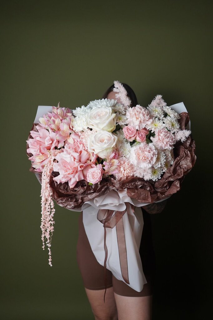 Çiçekçiler Tulip flowers, Krasnodar, foto