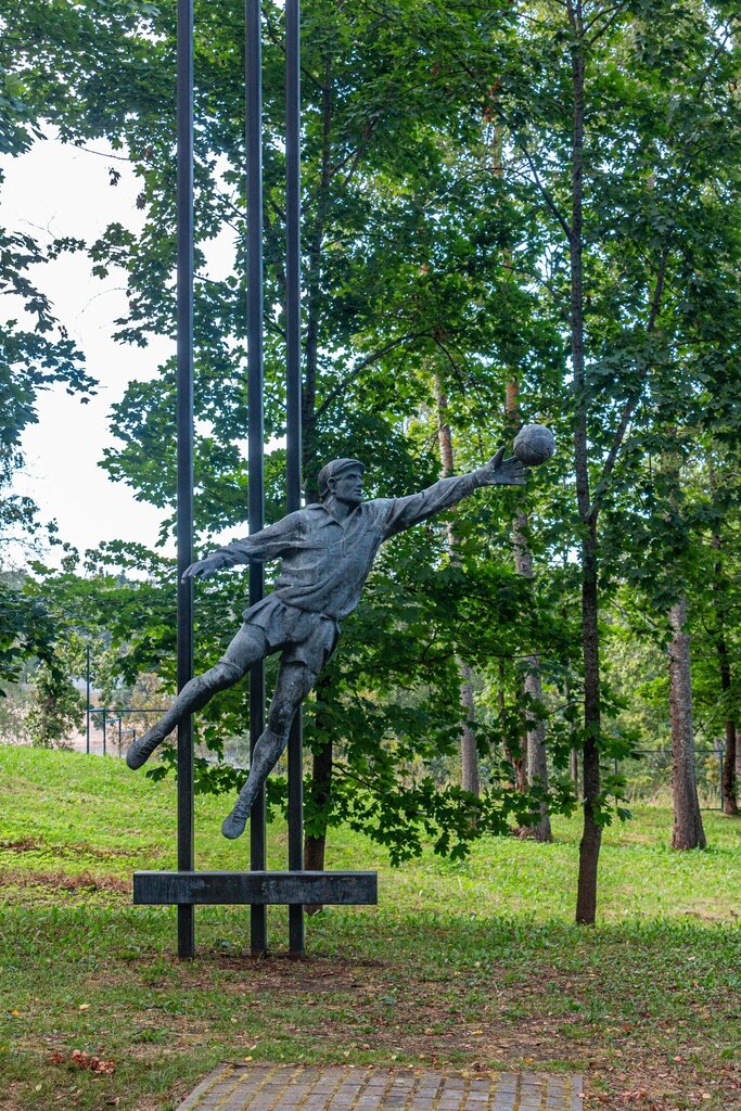 Anıt, heykel Monument to goalkeeper Lev Yashin, Saint‑Petersburg ve Leningradskaya oblastı, foto