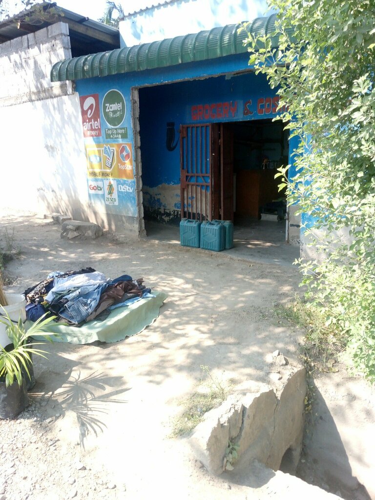 Ev temizlik ürünleri Grocery and Comestic, Lusaka, foto