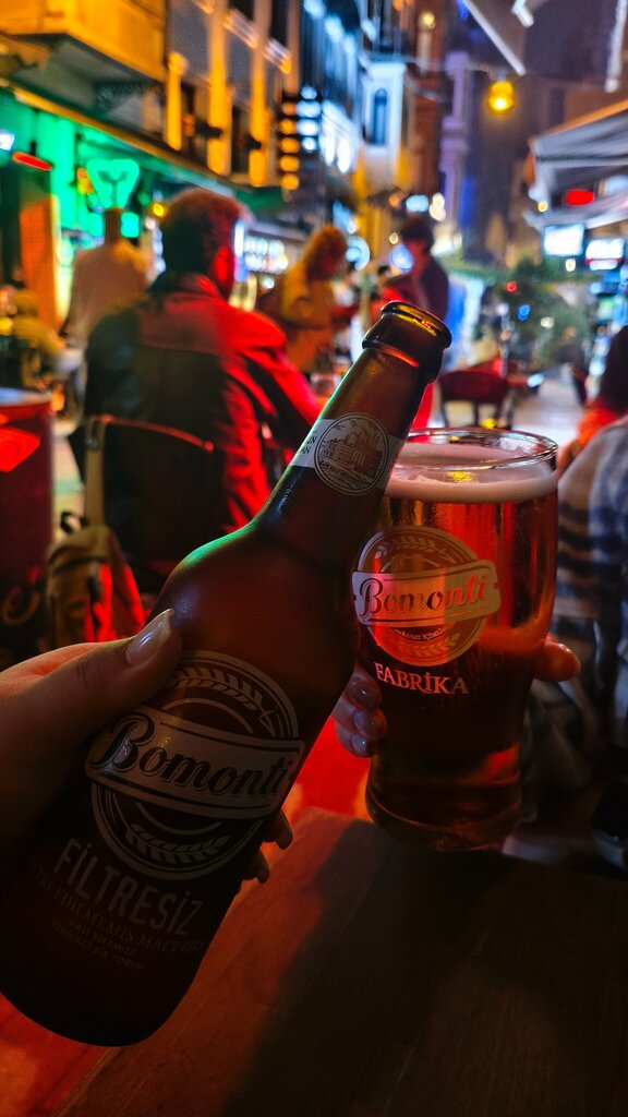 Bar Şiirci, İstanbul, foto