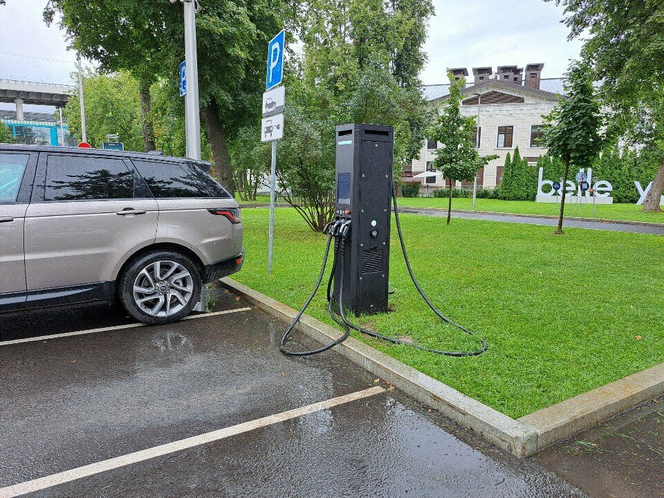 Elektrikli oto şarj istasyonları IT Charge, Moskova, foto