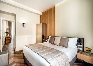 DBH Boutique Hotel Lake Como (Lombardy, Como, Via Maestri Comacini, 1), otel