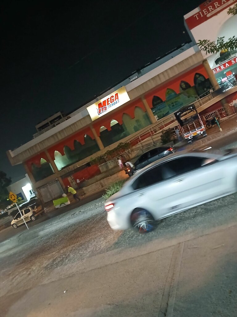 Süpermarket Mega Tiendas, , foto