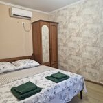 Kristall Guest House (улица 3-го Интернационала No:34), otel  Feodosya'dan (Kefe'den)