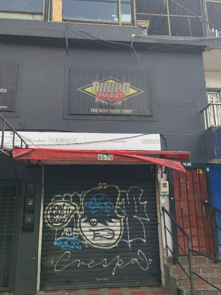 Boya ve cila malzemeleri üretim ve satış yerleri Chupo Paint, Medellin, foto