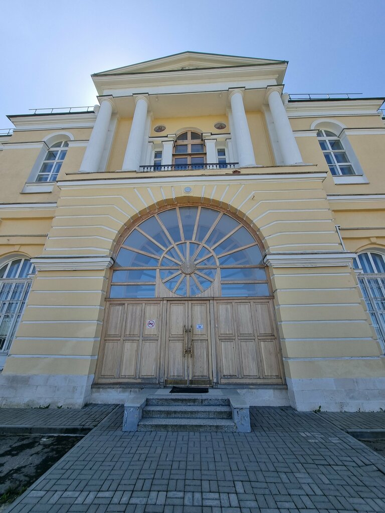 Fen lisesi, sosyal bilimler lisesi Smolenskaya pravoslavnaya gimnasiya, Smolensk, foto