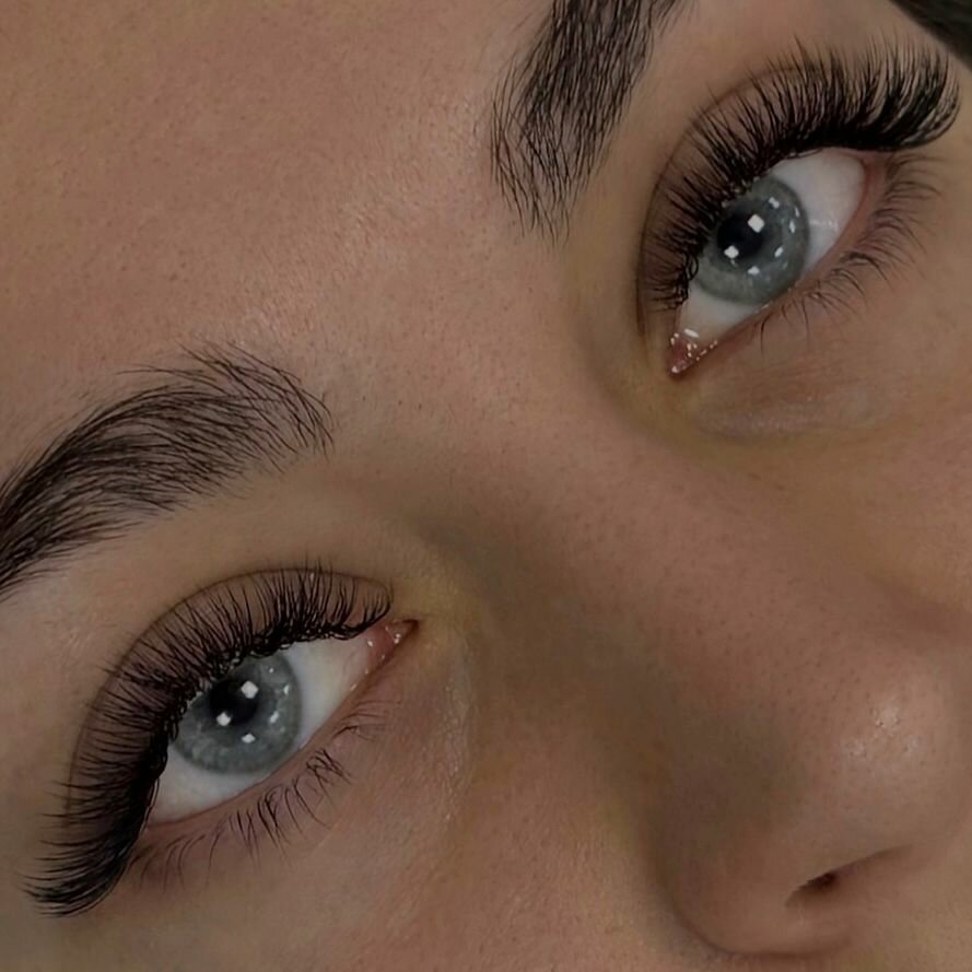 Kaş ve kirpik salonu MiLASH, Moskova, foto