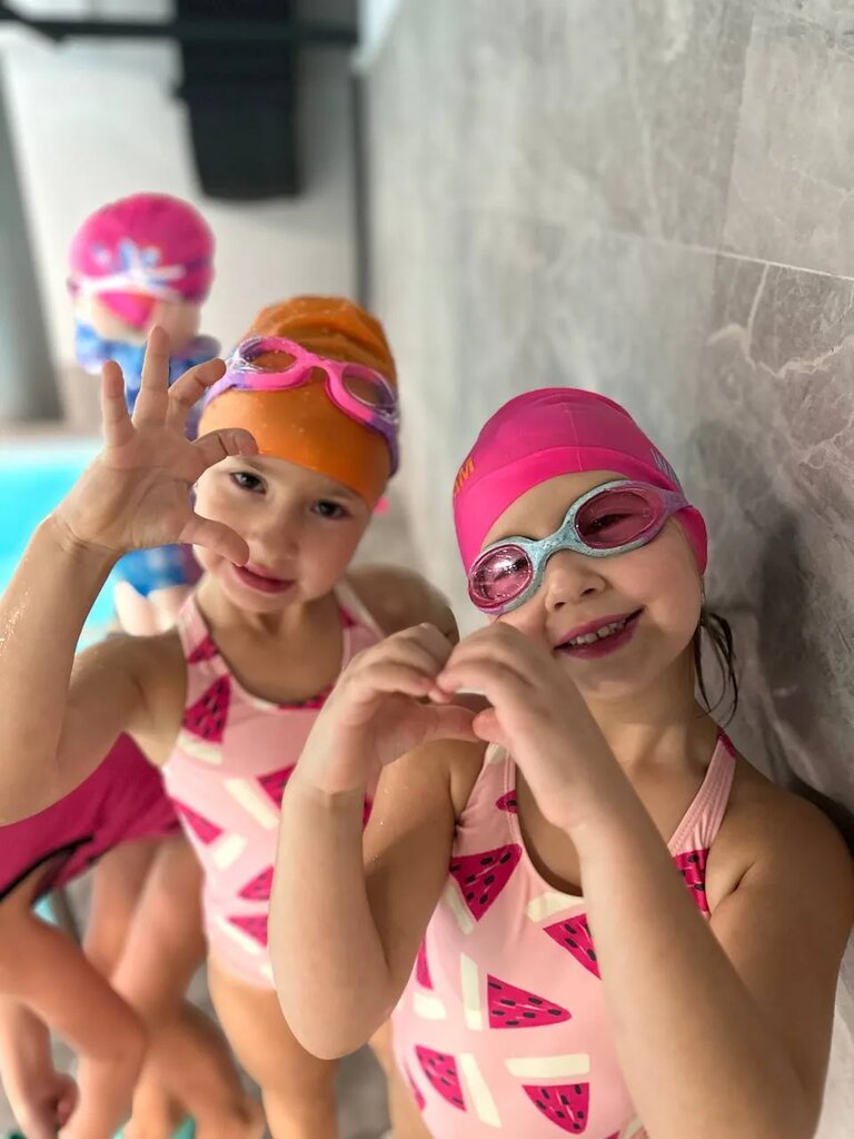 Yüzme havuzları AcadWaters, Kazan, foto
