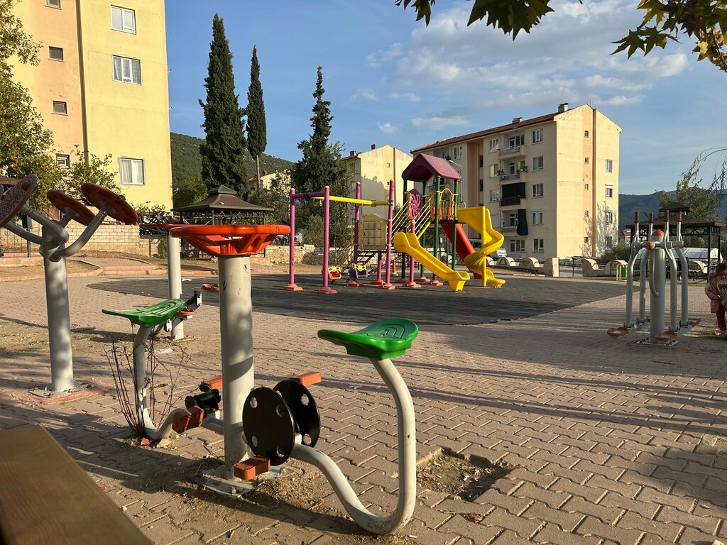 Oyun alanı Oyun alanı, Bucak, foto
