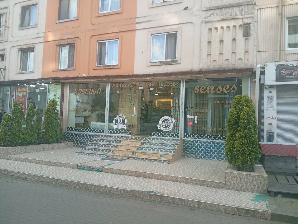 Yatak üreticileri Matresses, Batum, foto