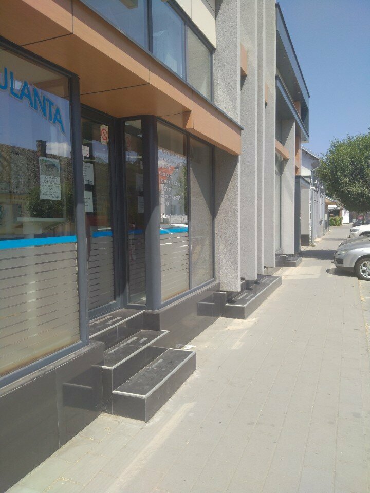 Veteriner klinikleri Veterinarska Ambulanta i Trgovina Zoo Centar Plus, Güney Backa İlçesi, foto