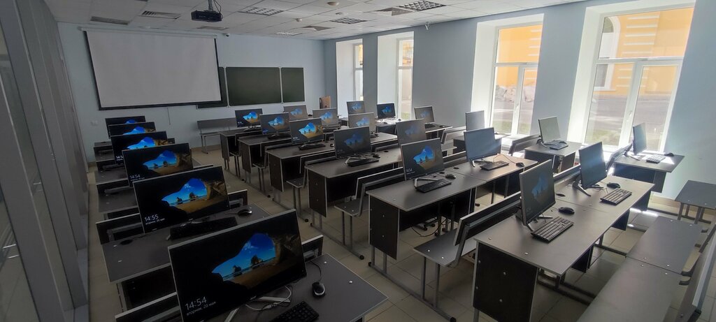 Üniversiteler Technological Institute, Faculty of Economics and Management, Saint‑Petersburg, foto