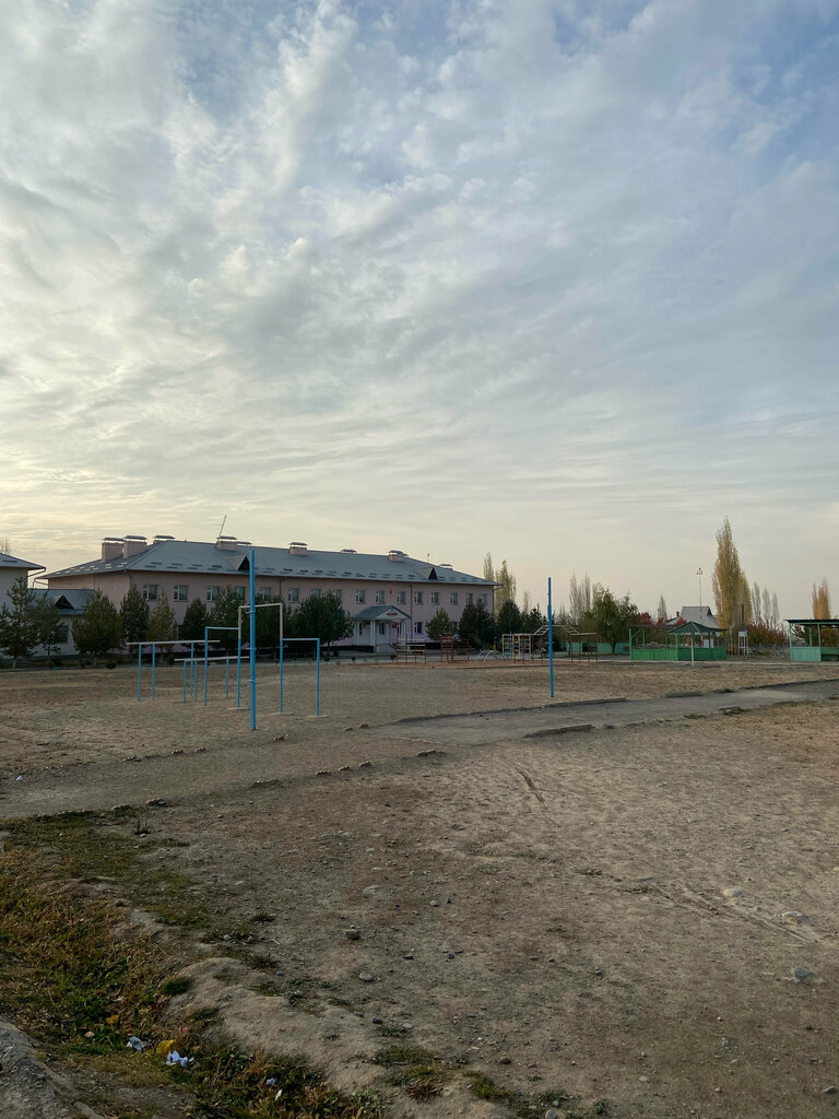 Ortaokul Нарай орто Мектеби, Oş İli, foto