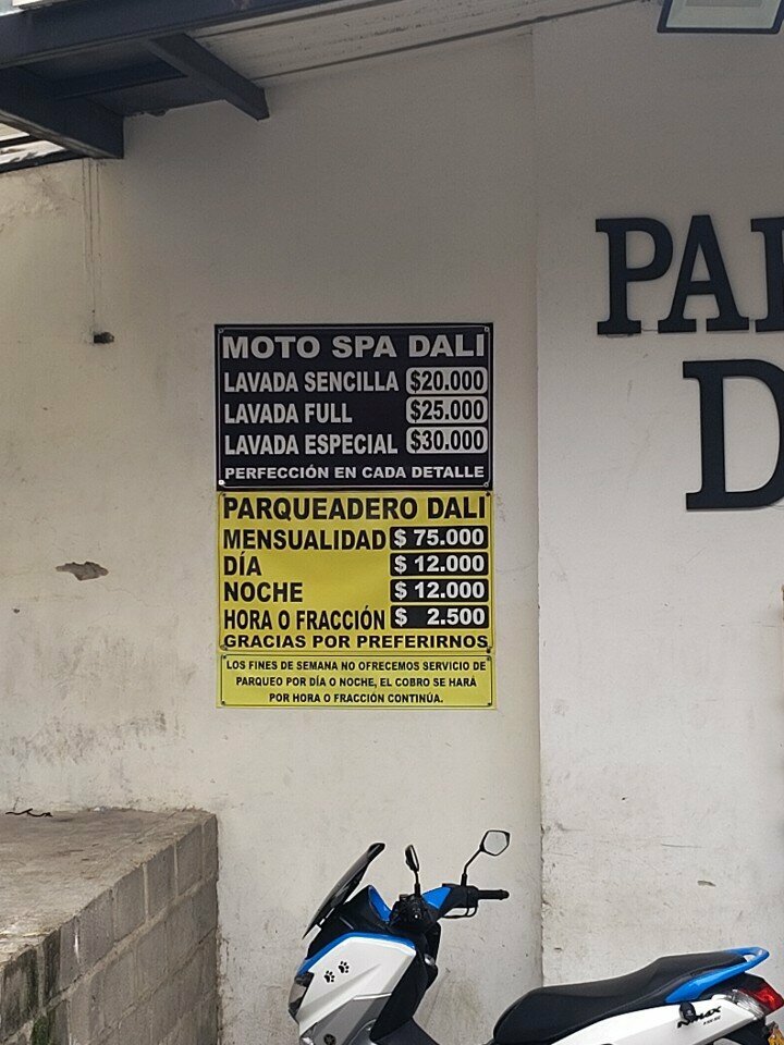 Otopark alanı Parqueadero Dali, Medellin, foto