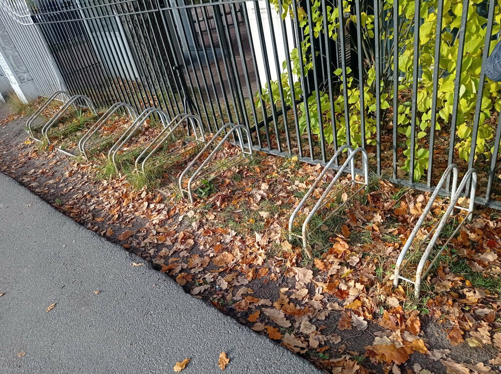 Bisiklet park yerleri Bicycle parking, Peterhof, foto