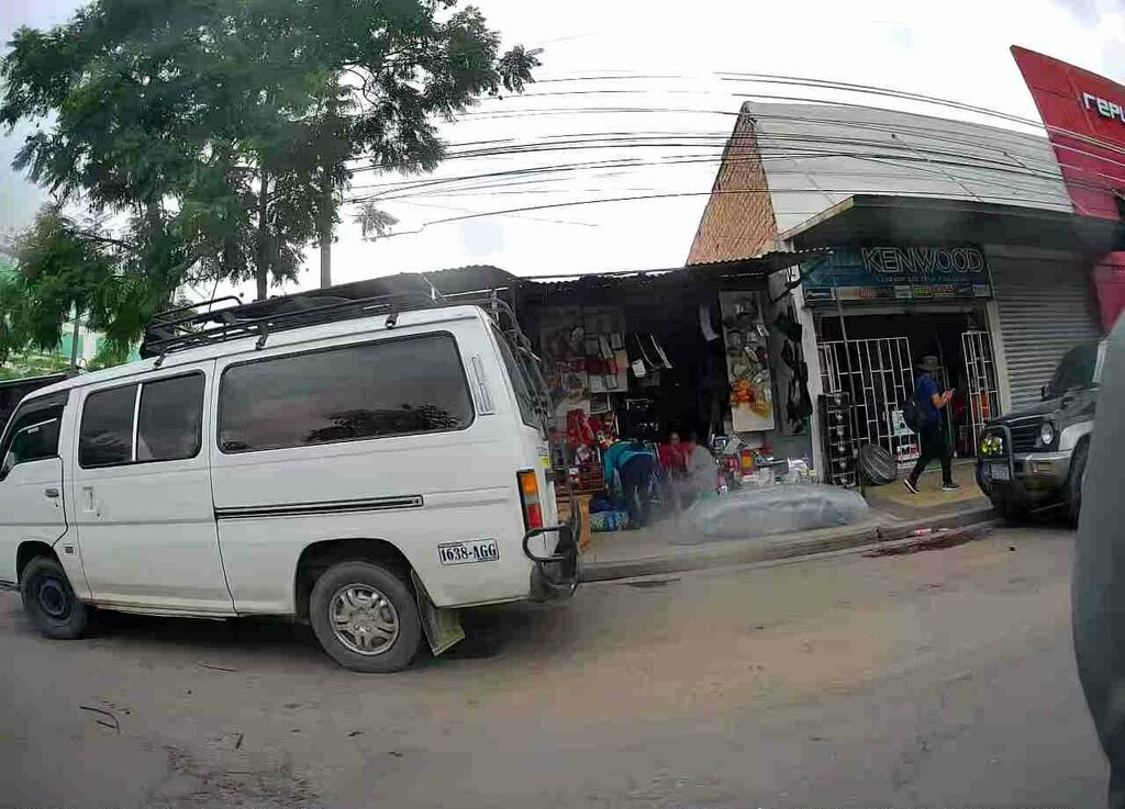 Otomobil yedek parçaları Autorepuestos Bethel, Cochabamba, foto