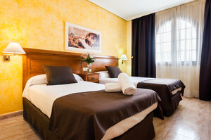 Hotel Carlos i Toledo (Calle Carlos I No:51, Illescas, Yuncos), otel  Kastilya‑La Mancha'dan