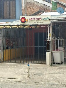 Punto pizza y pasta (Valle del Cauca, Municipio de Santiago de Cali, Calle 14, 42A-03), kafe  Cali'den