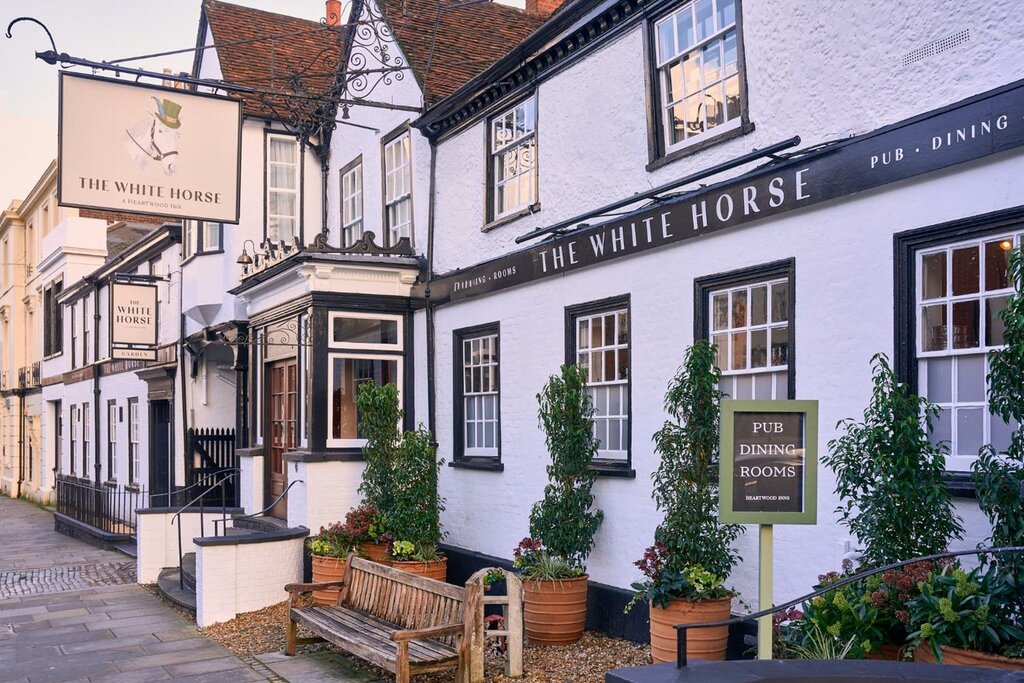 Otel The White Horse, Dorking, foto