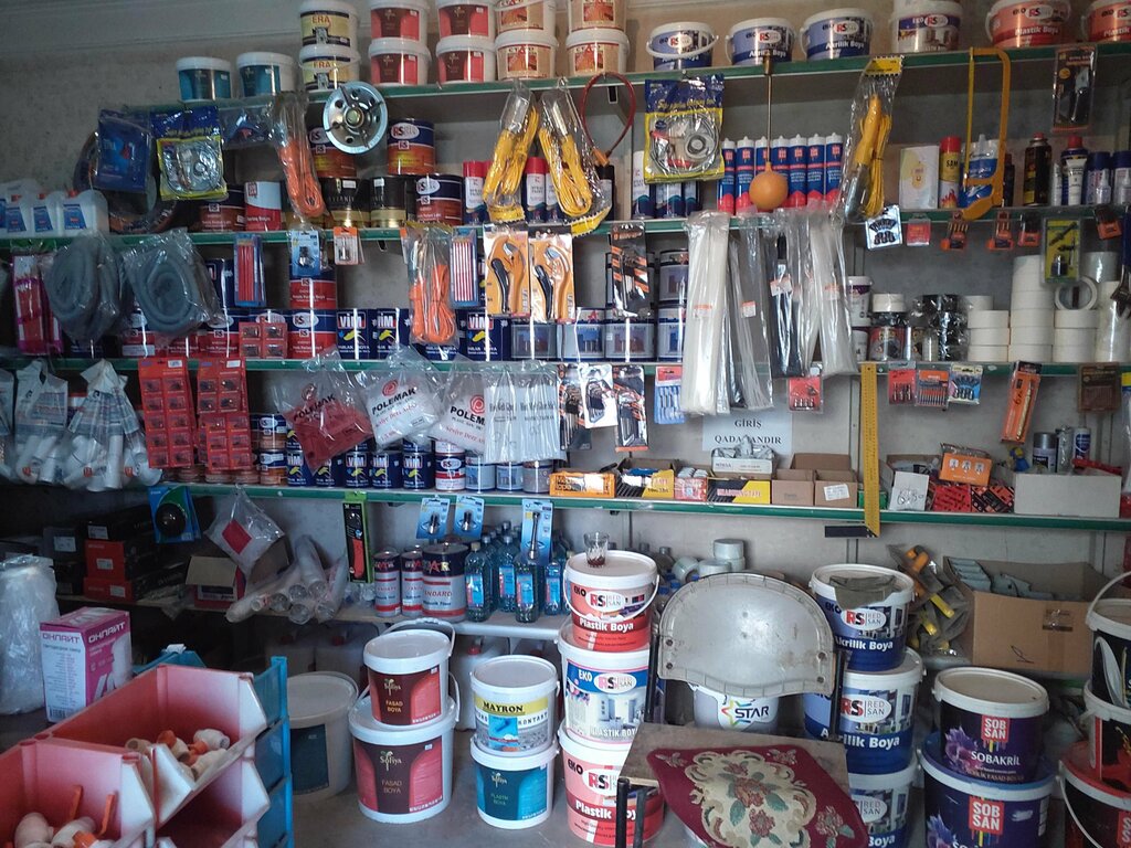 Yapı mağazası Qarishiq temir-tikinti materiallari, Bakü, foto