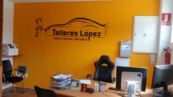 Oto kaporta Talleres López, , foto