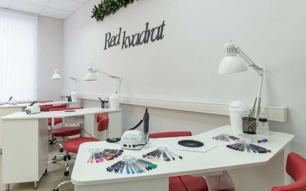 Manikür-pedikür Krasnyj kvadrat, Nijni Novgorod, foto