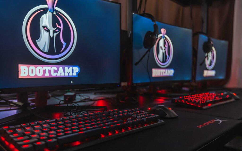 Oyun salonları Komp'juternyj klub BootCamp, Moskova, foto