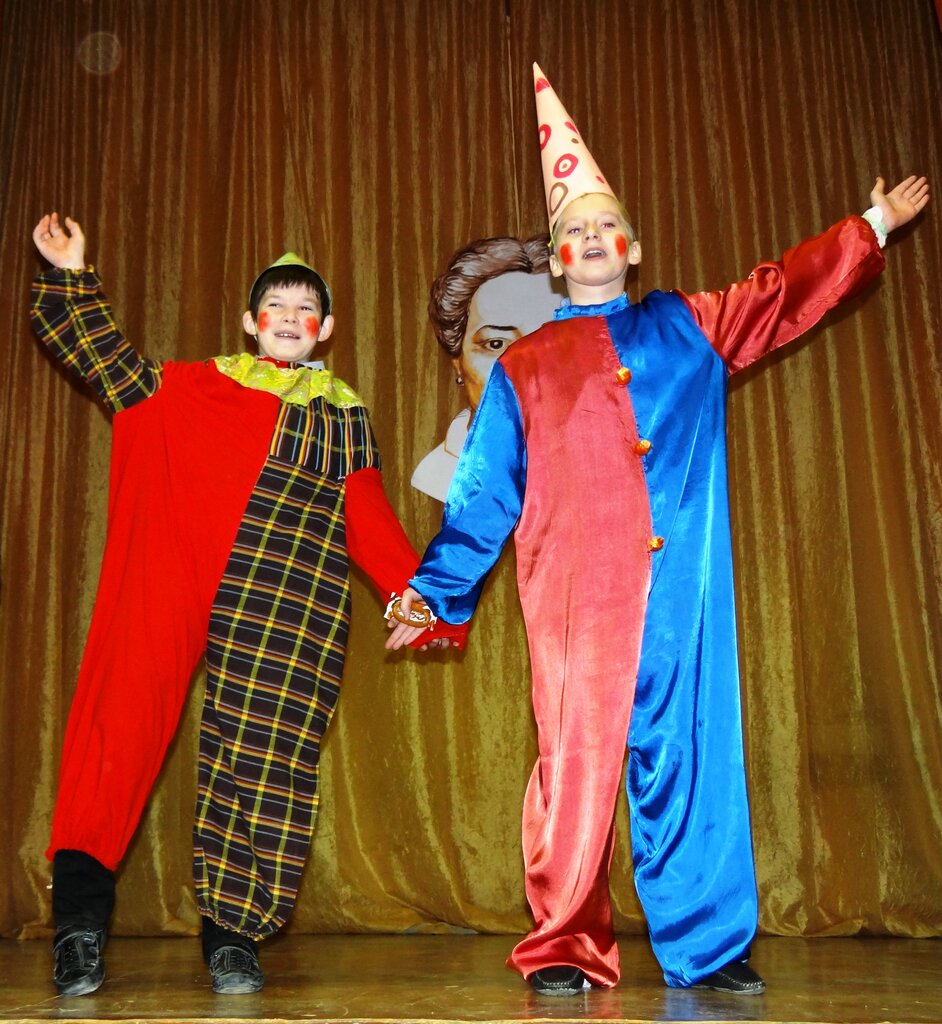 Tiyatrolar School theatre Dubkovskiy, Yaroslavskaya oblastı, foto