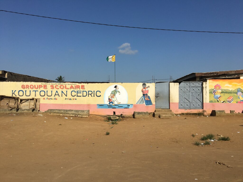 Ortaokul Saint Koutouan College, Abican, foto