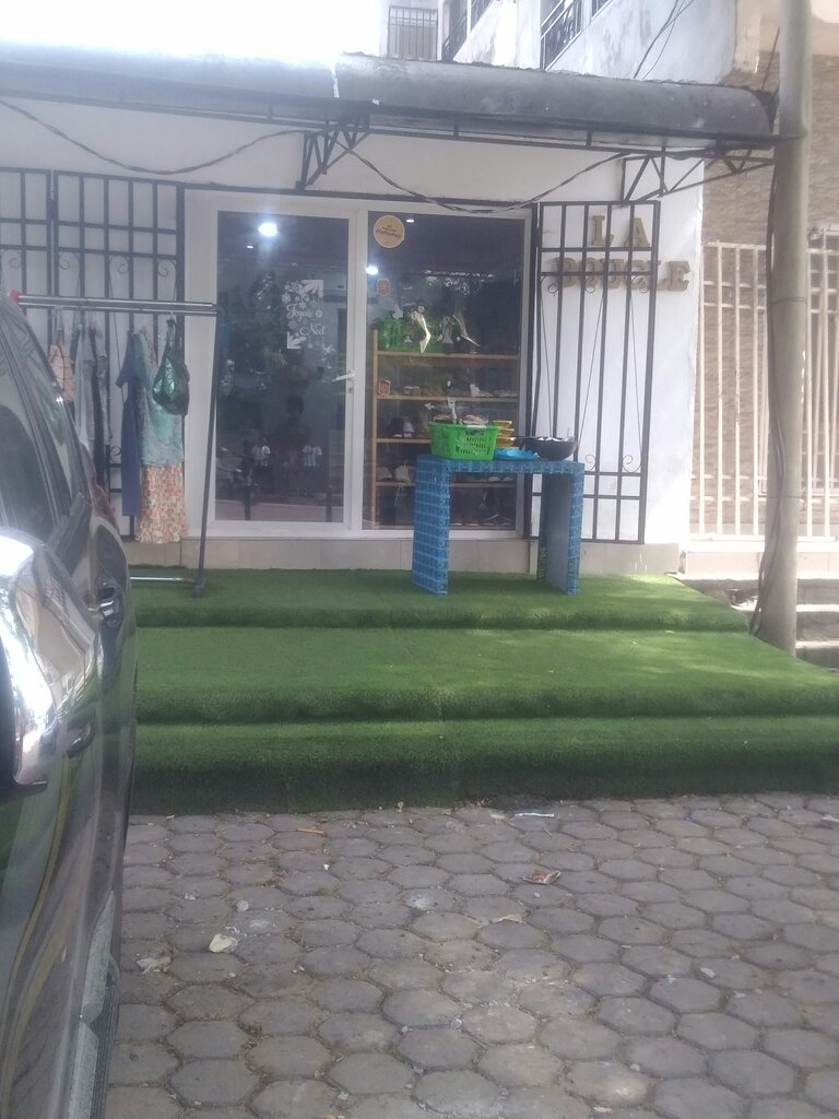 Giyim mağazası La Boucle, Brazzaville, foto