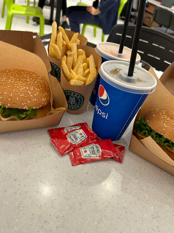 Fast food Vegan Burger - The Dubai Mall, Dubai, foto