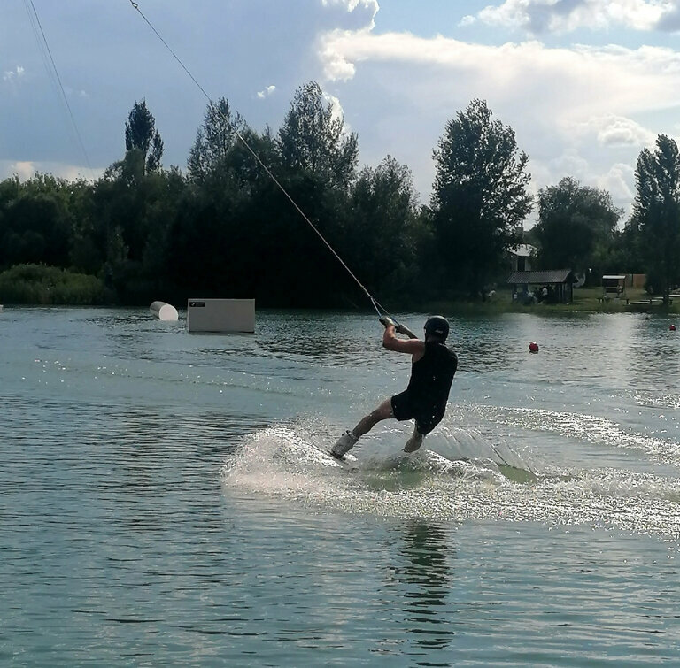 Spor ve eğlence merkezi Вейк-парк Glide Park, Stariy Oskol, foto