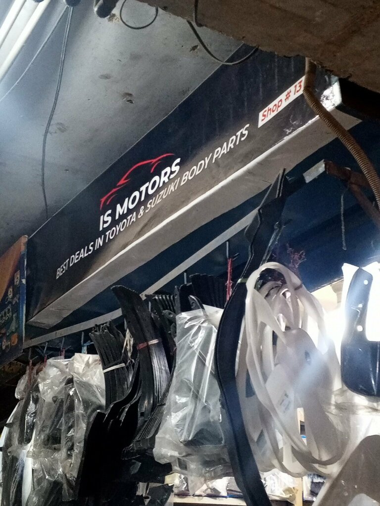 Otomobil yedek parçaları Is motors, Karaçi, foto