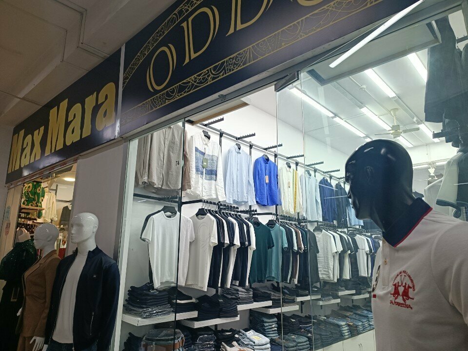 Giyim mağazası MaxMara, Bakü, foto