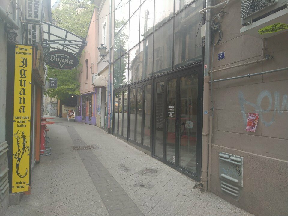 Sanat galerisi Бомарт, Novi Sad, foto