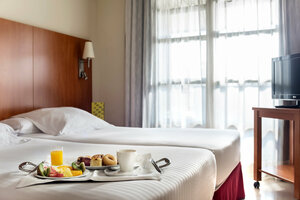 Exe Gran Hotel Almenar (Provincia de Madrid, las Rozas de Madrid, Calle Jaraiz, 1), otel