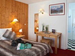 Grandes Rousses Hotel & SPA (Auvergne-Rhône-Alpes, Isère, Arrondissement de Grenoble, Huez, Route du Signal), otel
