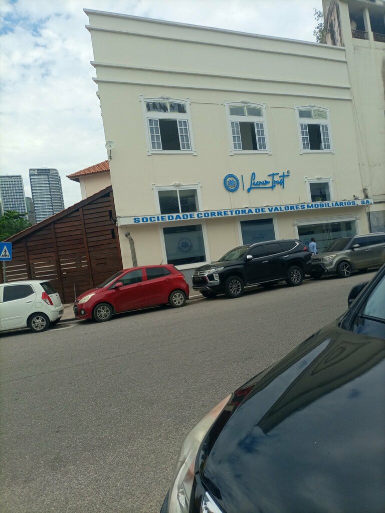 Aracı şirketler Lucrum trust, Loanda, foto
