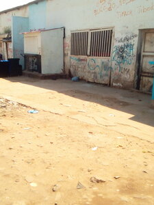 Roulote (Luanda Province, Municipality of Luanda, Lixeira), bar  Loanda'dan