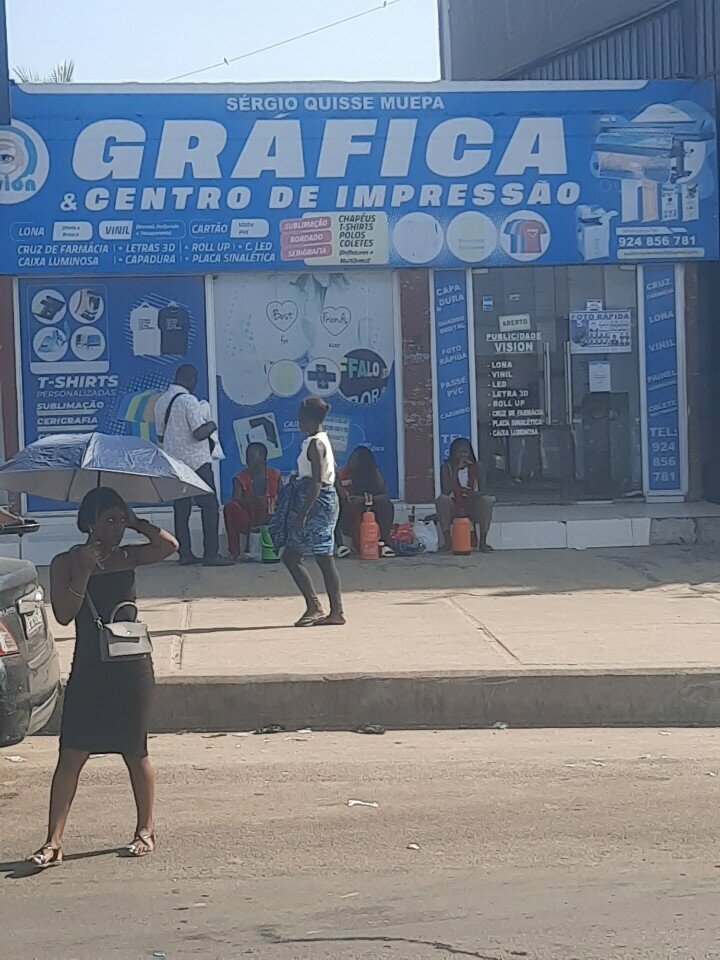 T-shirt baskı Gráfica Sérgio Muepa, Loanda, foto